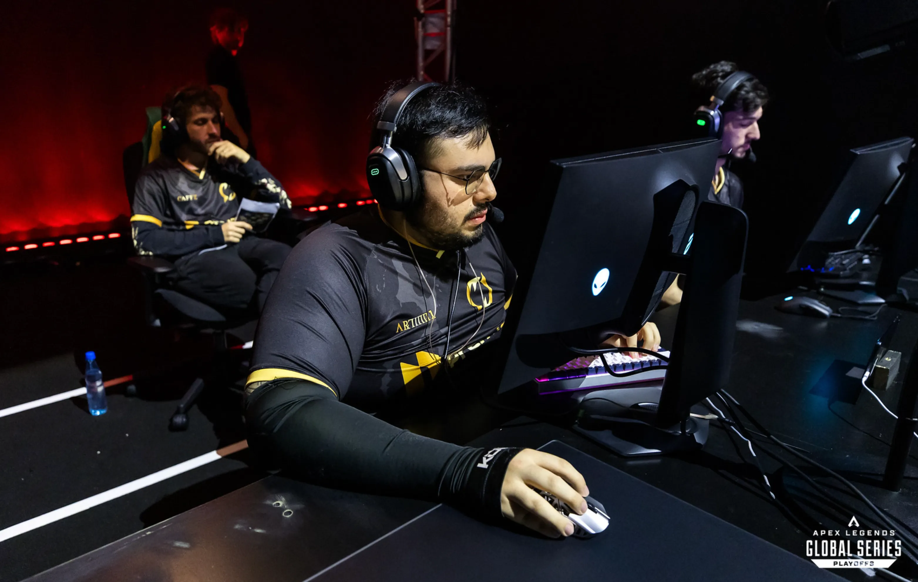 10 Best Apex Legends Players Of All Time | 1v9